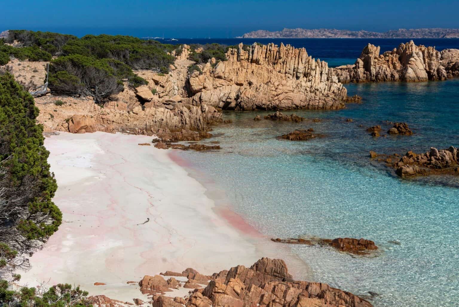 Top 10 des plus belles plages de Sardaigne : conseils & activités